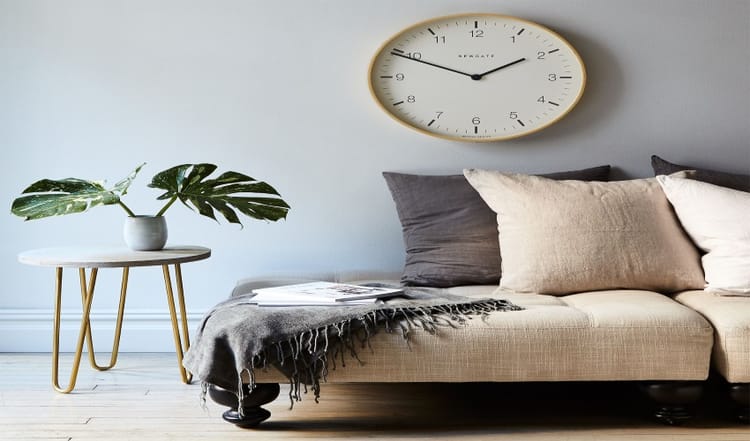 According To Vastu Put A Wall Clock Position And Right Direction - Amar ...