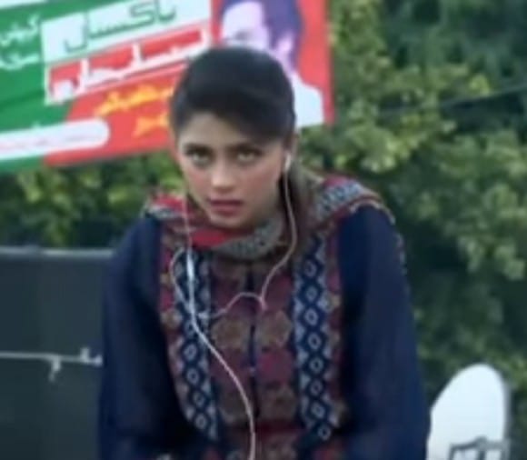 लाइव रिपोर्टिंग कर रही थी यह पत्रकार, अचानक पड़ा दौरा और... - Pakistani ...