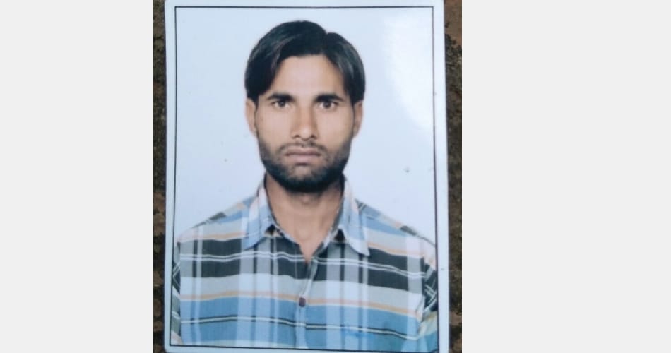 टक्कर के बाद ऑटो पर चढ़ा टिप्पर, टुकड़े में सिमट गया ऑटो - Big Accident ...
