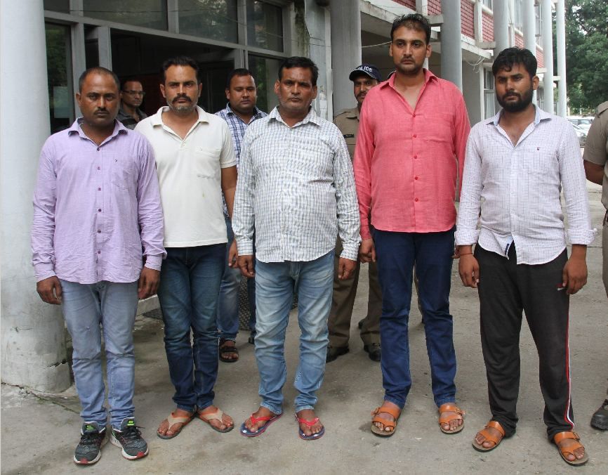 Police Arrested Gangster Sunil Rathi Brother For Extortion - Amar Ujala ...