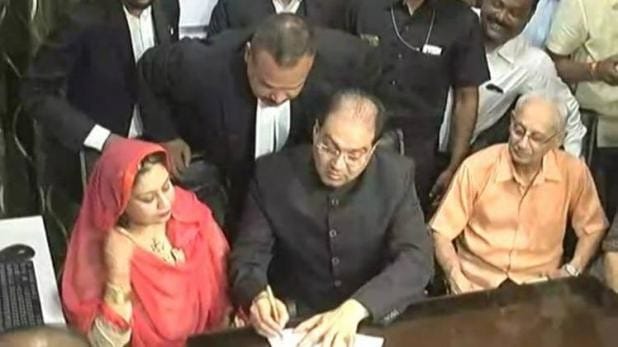 मोहसिन रजा ने सबसे पहले कराया निकाह का रजिस्ट्रेशन - Mohsin Raza Along ...