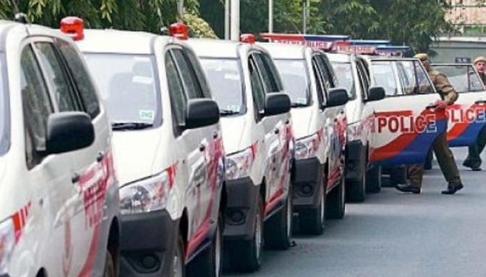ये Up पुलिस हैं...चालान काटती हैं, पर इनकी गाड़ियों का इंश्योरेंस नहीं ...