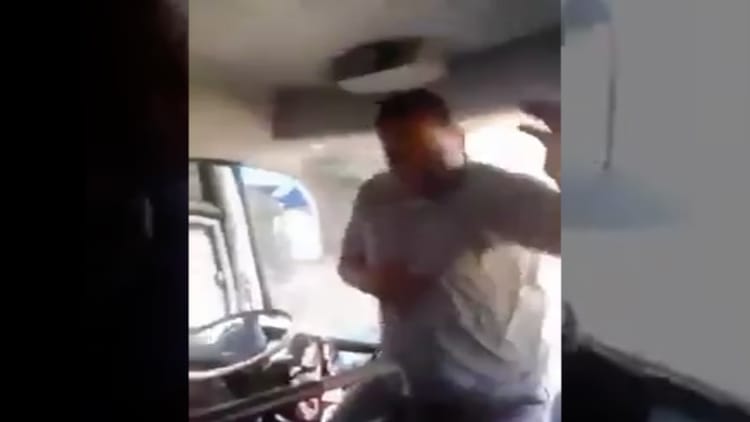 Viral Video Of Bus Driver Dancing On Moving Bus - Amar Ujala Hindi News ...