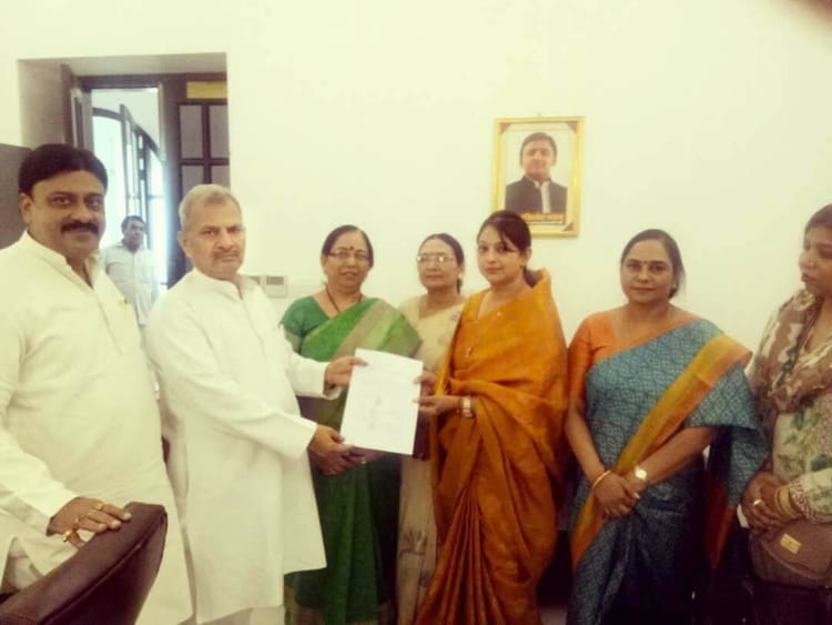 Samajwadi Party Declare Sadhna Gupta As A Mayor Candidate In Varanasi ...