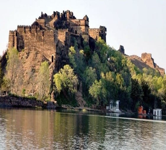 150 साल से 7 लड़कियों की चीखों का गवाह है ये किला, आज भी गूंजती हैं ...