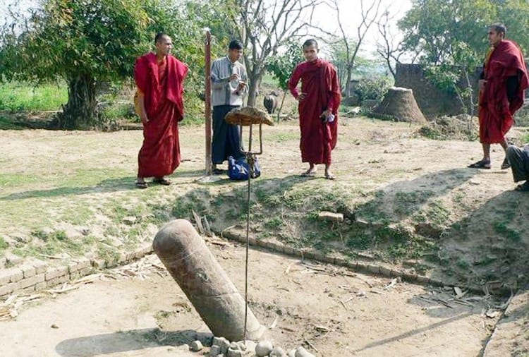 'सोने की सीढ़ियों से उतरकर' यहां स्वर्ग से धरती पर आए थे गौतम बुद्ध ...