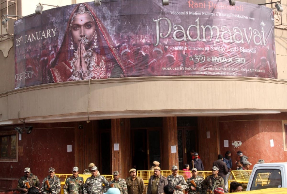 पद्मावत :रिलीज हुई फिल्म, दर्शकों को मिली कड़ी सुरक्षा.. - Padmavat ...