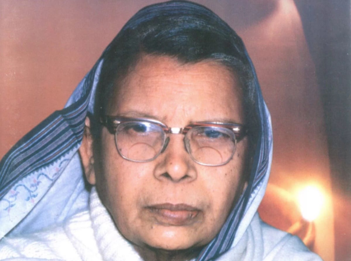 Mahadevi Verma Noted Poet Of Hindi Best Poem Neerbhari Dukh Ki Badli ...