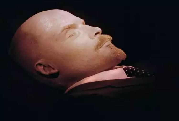 Lenin Dead Body Kept In Russia From Past 96 Years Know How To Care ...