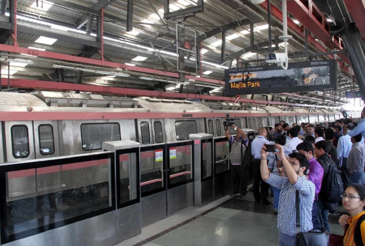 Delhi Metro: 40 Percent Construction Work Of Phase-iv Completed - Amar ...
