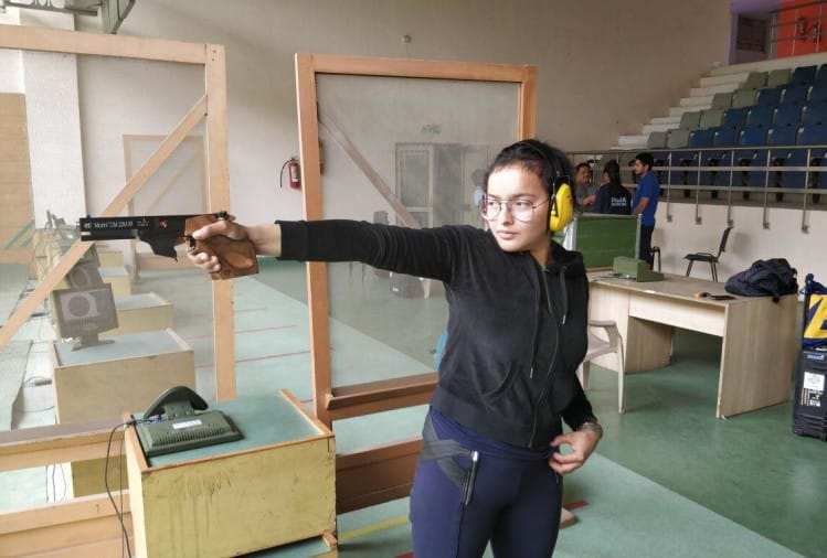 Jaspal Rana Daughter Devanshi Rana Wins Gold In Shooting World Cup ...