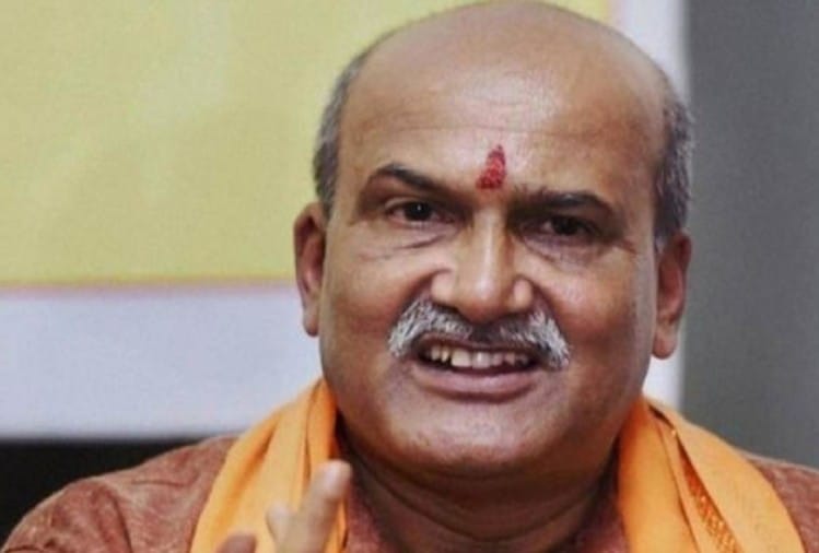 Karnataka: Shri Ram Sena Pramod Muthalik Said, If Anyone Touches Veer ...