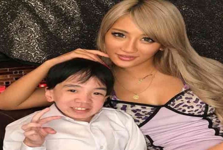 पोर्न इंडस्ट्री का बड़ा स्टार है ये 3 फीट का लड़का, लेट कर शूट करता है सारे सीन, ये है असली वजह ...