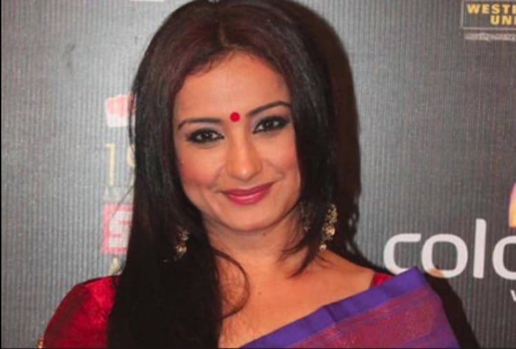 Actress Divya Dutta Share Her First Poem Jab Sab Thik Hoga Na Toh Amid ...