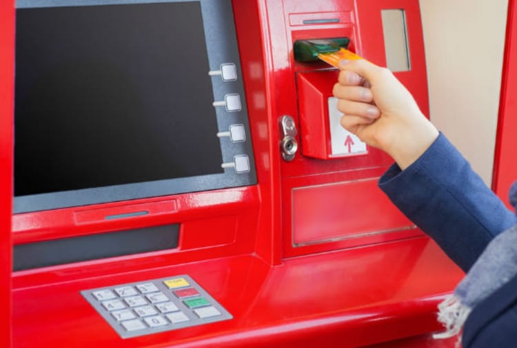 आपके Atm से जुड़ी 5 जरूरी जानकारियां, जानते नहीं होंगे...होता है लाखों ...