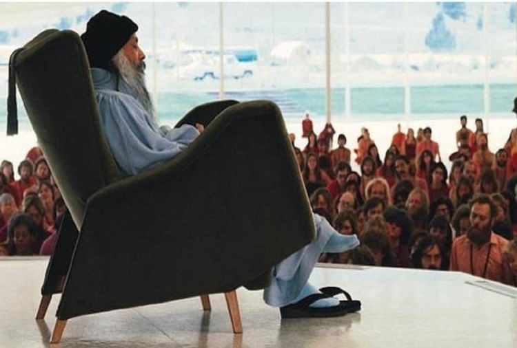 Osho Rajneesh Disciple Forcibly Entered Pune Ashram Created Ruckus News ...