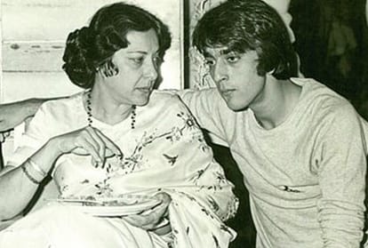 Sanjay Dutt Shares Throwback Picture Of Nargis Dutt On Her Death ...