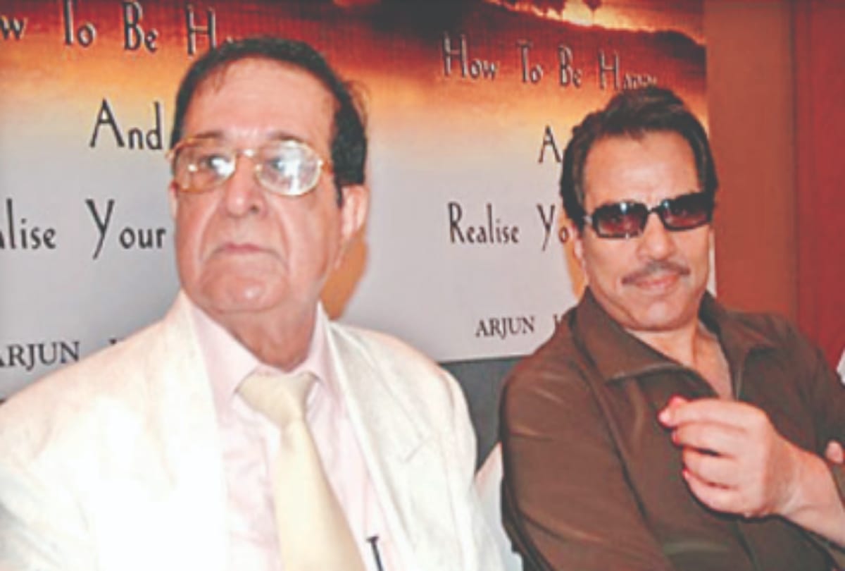 Film Maker Arjun Hingorani Passes Away Dharmendra Shared Emotional Post ...