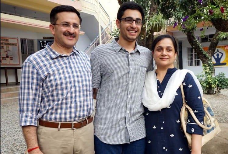 Uttarakhand Ig Deepam Seth Son Aryaman Topper In Cisce Result, Dehradun ...