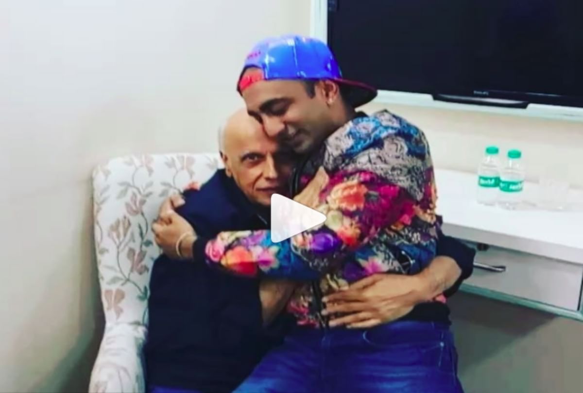 Bigg Boss 11 Contestant Akash Dadlani Sat Director Mahesh Bhatt - Amar ...