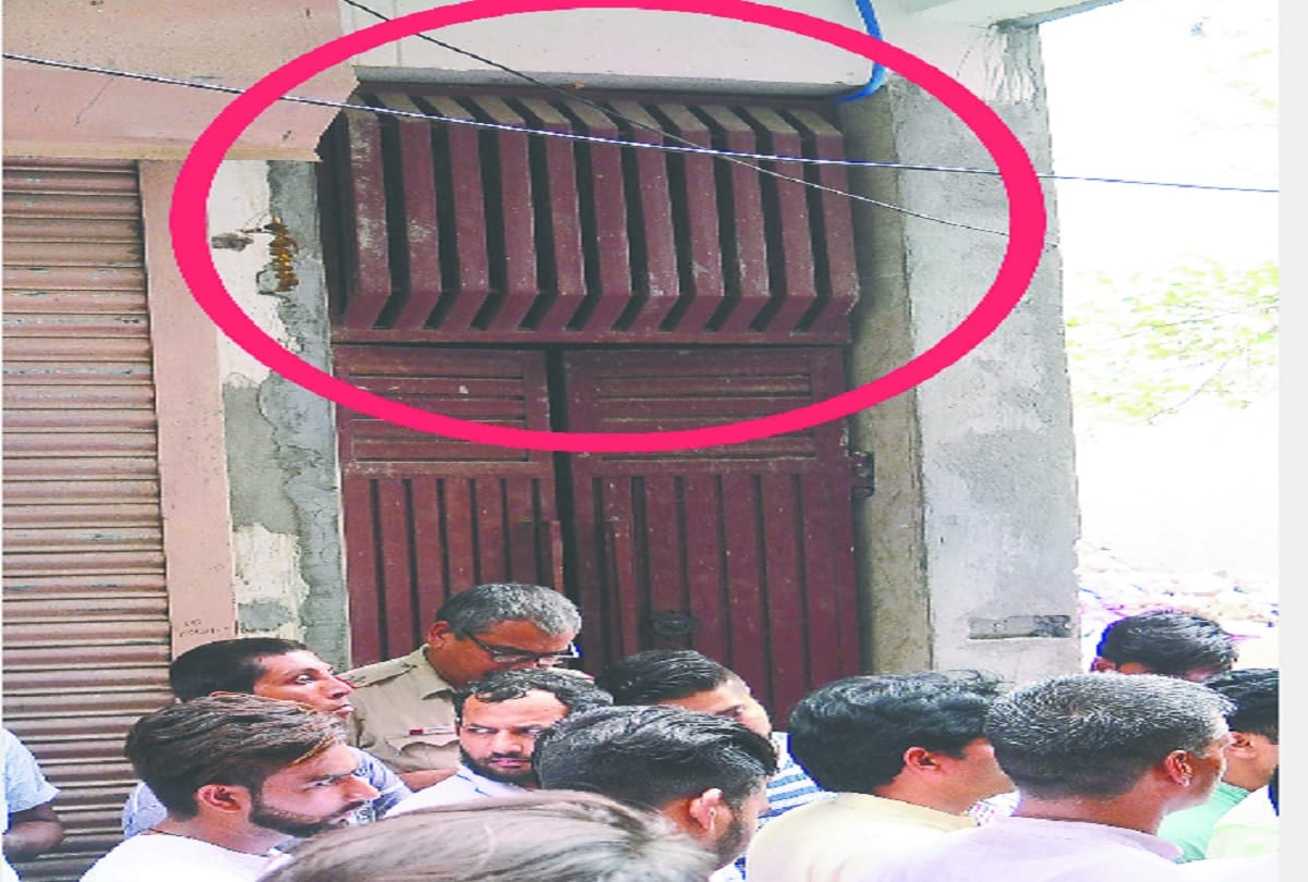 Burari Murder Mystery Police Found New Notes From 2007 In Delhi - Amar ...