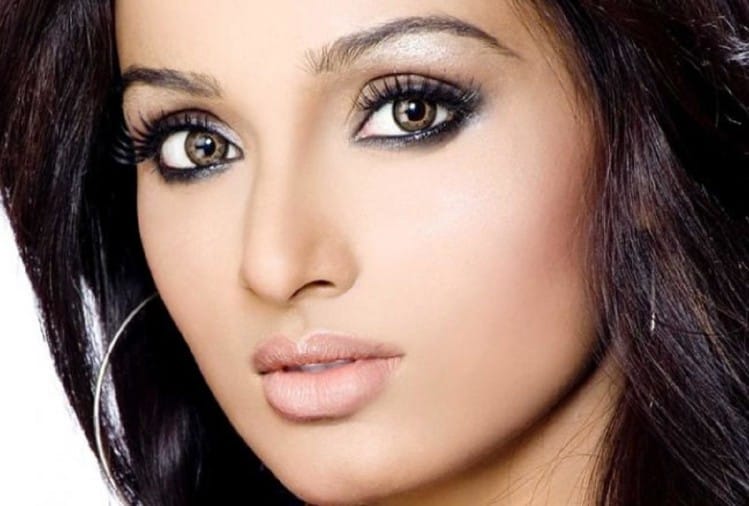 हुस्न और टेलेंट होने के बावजूद सांपों को लकी मानती है यह एक्ट्रेस ...