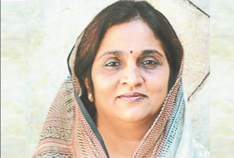 Rajni Patil Notice To Kuldeep Rathore In Removing Sukhu From Star ...