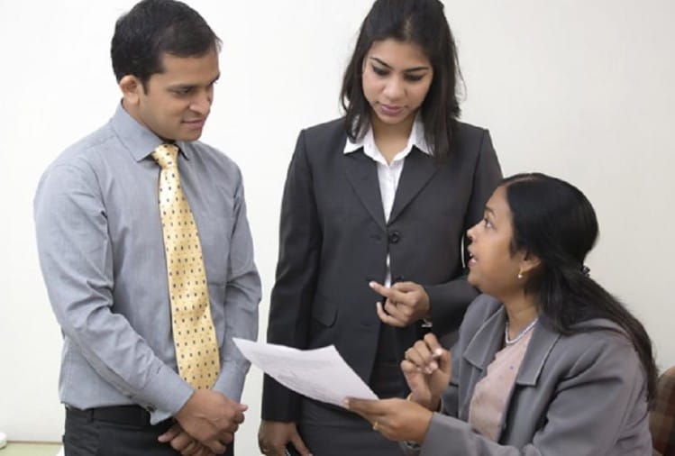 बॉस से बात करने का सबसे अच्छा समय होता है शाम 6 से 7, बन जाती है बिगड़ी ...