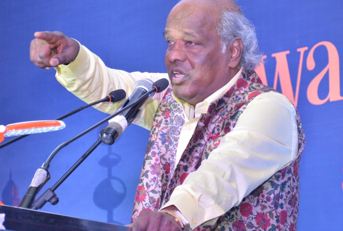 'लगेगी आग तो आएंगे घर कई जद में, यहां पे सिर्फ हमारा मकान थोड़ी है ...