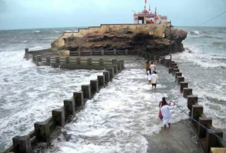 Do You Know About Nishkalank Shiva Temple, Situated At Bhavnagar ...