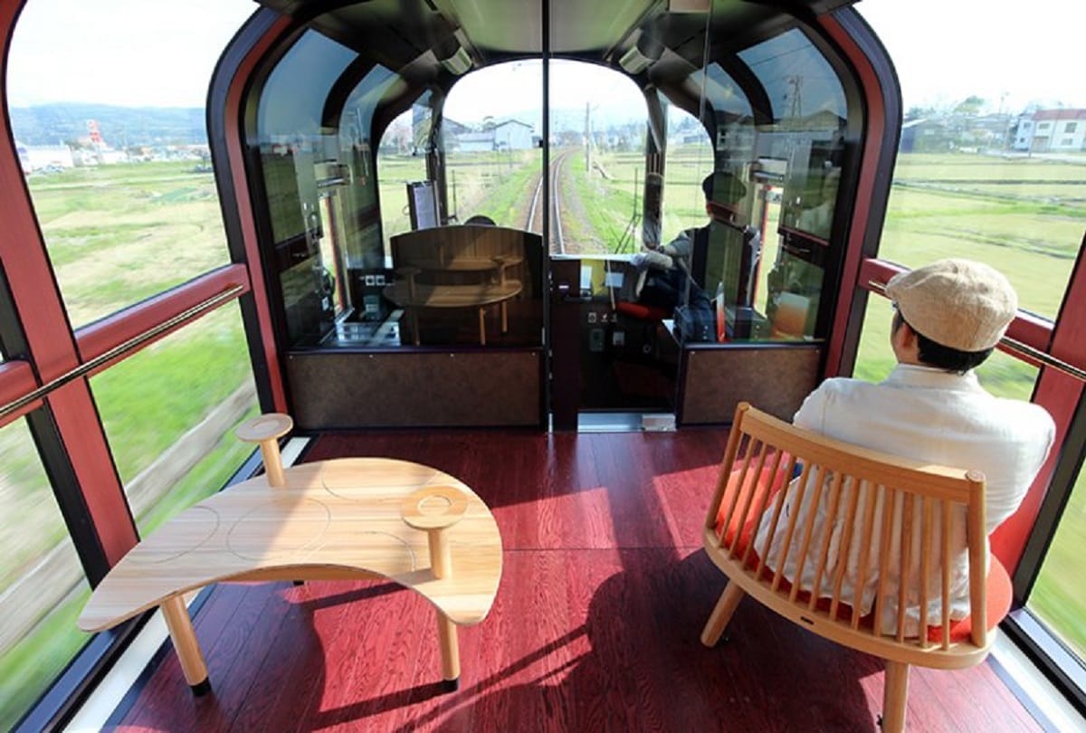 Tourist Have To Wait For Indian Railway Glass Roof Train To Run In ...