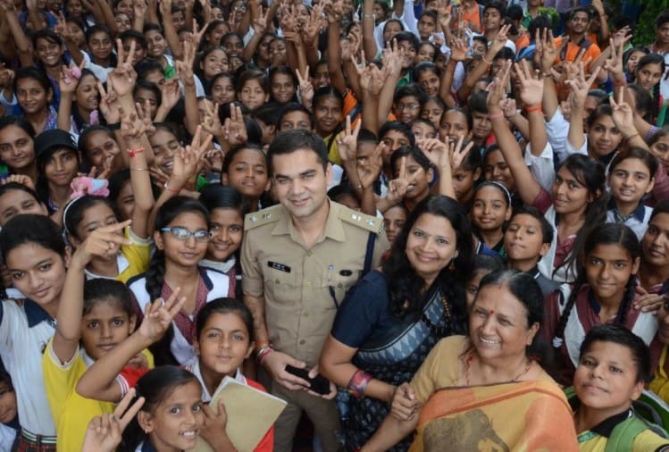 Amar Ujala Foundation Make Police Ki Pathshala In Noida - Amar Ujala ...