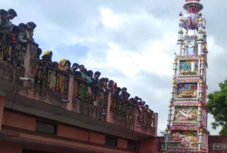 इस जिले में बनता है पूर्वांचल का सबसे उंचा ताजिया, बनने में लगा इतना ...