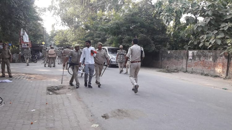 गाजीपुरः छात्र संघ चुनाव के लिए नामांकन के बाद बवाल, दो गुटों में ...
