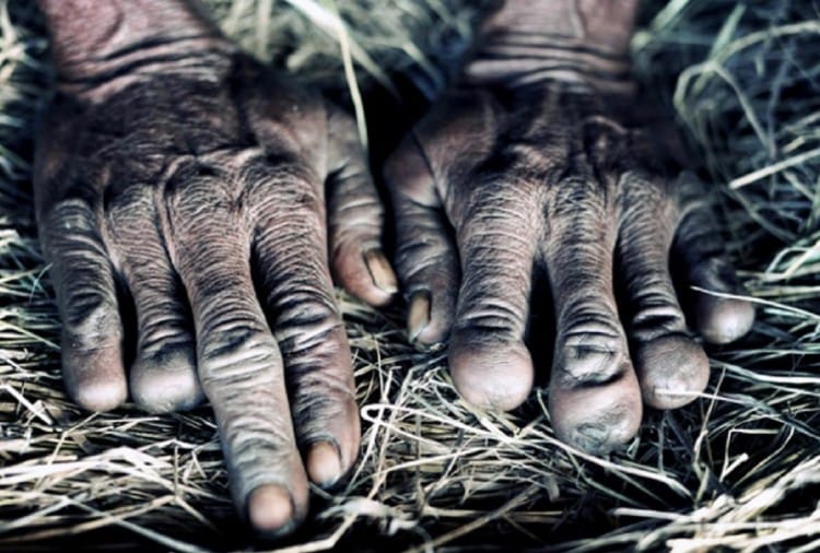 यहां काट दी जाती है महिलाओं की उंगलियां, वजह जानकर गुस्सा आएगा - Woman ...