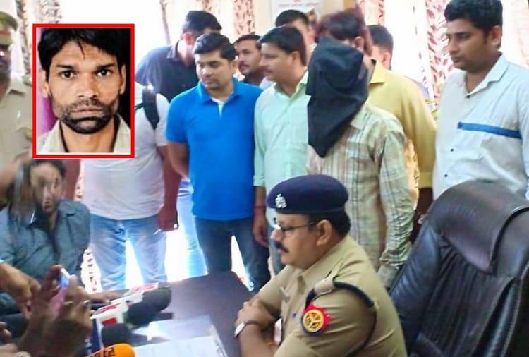 Isi Detective Case: Isi Detective Jaishad Receiving Instructions On ...