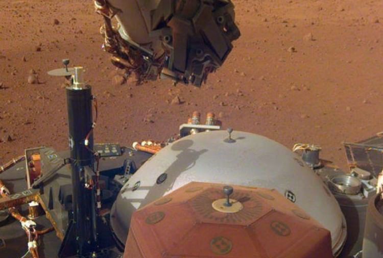 Nasa Insight Lander Hears Raw Sounds From Seismometer On Mars - Amar ...