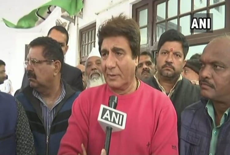 राजबब्बर के बेटे-बहू को आशीर्वाद देने पहुंचे कई बड़े नेता - Several Big ...