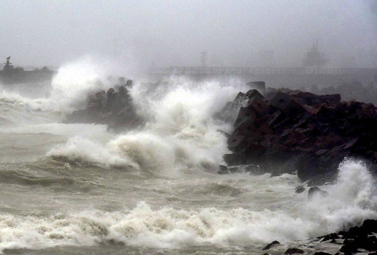 Odisha Ready To Face Cyclone Phani Alerts In Districts - Amar Ujala ...