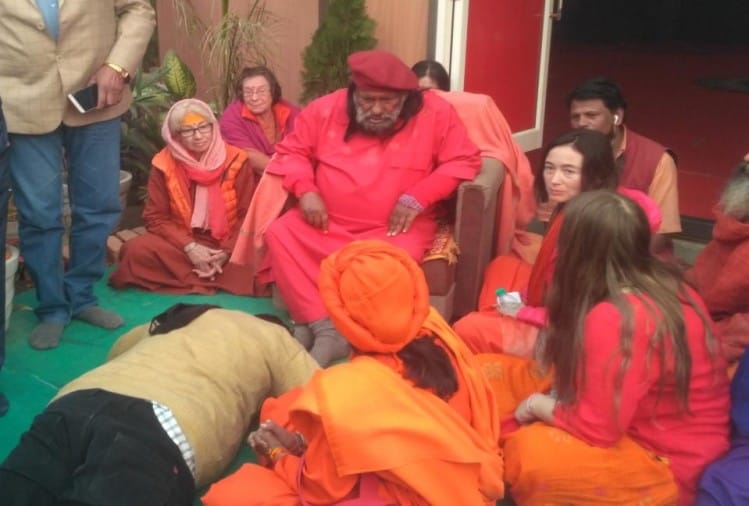 11 हजार से ज्यादा लोगों से धोखाधड़ी के आरोप में पायलट बाबा गए जेल ...