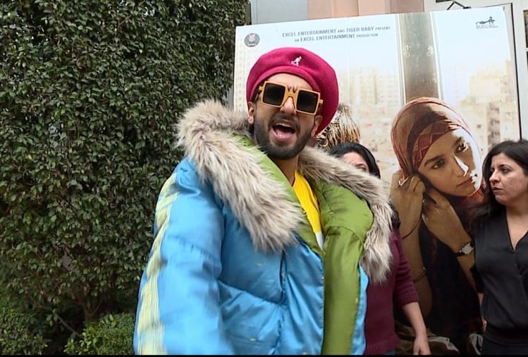 Ranveer Singh Insited To Zoya Akhtar To Cast In Gully Boy ...