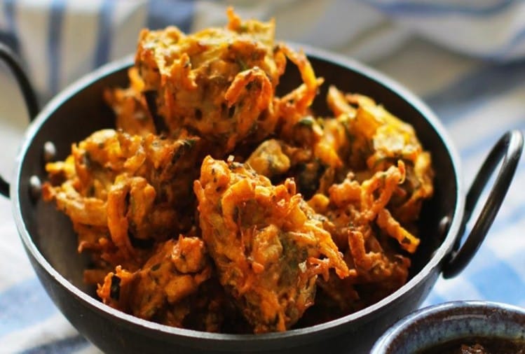 सियासत से परे क्या है पकौड़ों का इतिहास - History Of Crispy Indian ...