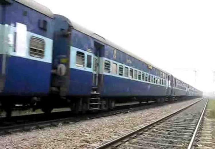 Nine Trains Including Toofan Express Mahananda Express Canceled - Amar ...