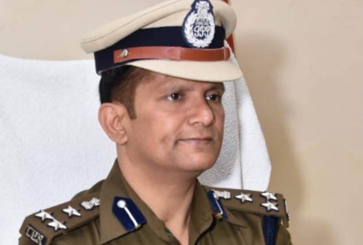 Know About Ips Subhash Chandra Dubey - Amar Ujala Hindi News Live - ये अफसर नेताओं के घर भी दबिश ...