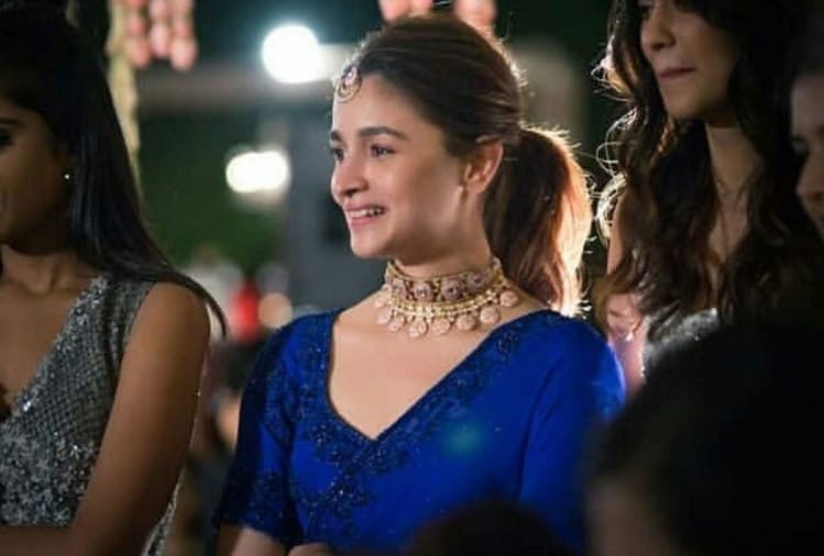 आलिया भट्ट ने दोस्त की शादी में 'लेंबरगिनी' गाने पर किया डांस, Video हो ...