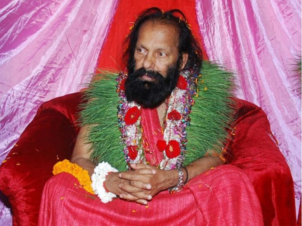 Pilot Baba Surrender Baba Ashram Is Like Palace - Amar Ujala Hindi News ...