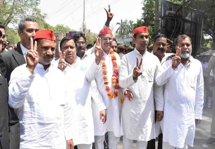 यूपी की इस लोकसभा सीट पर सपा-बसपा गठबंधन से अरुण शंकर शुक्ल ने भरा ...