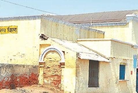 रेल सुविधाओं में भी पिछड़ा हाथरस - Backward Hathras Railway Facilities ...