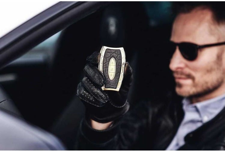 इस कार की चाबी की कीमत में आ जाएंगी 40 विटारा ब्रेजा, कीमत जानकर हो ...