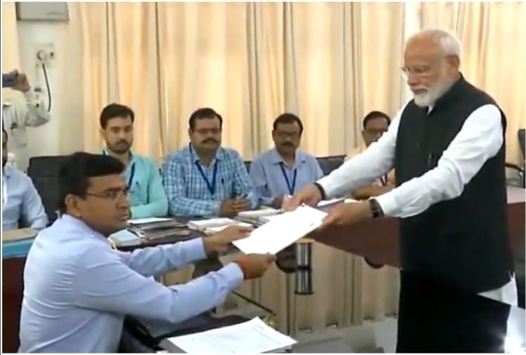 नामांकन भरने के बाद पीएम मोदी बोले- काशी के लोगों ने प्यार और दुलार ...